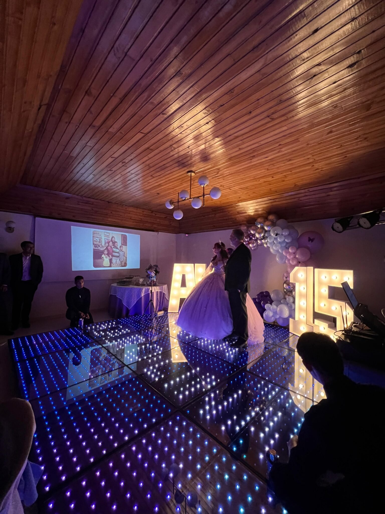 pistasled.com – Alquiler y venta de pistas led para fiestas y eventos